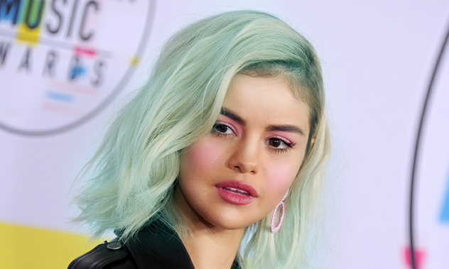 selena gomez blue hair - ibisPaint