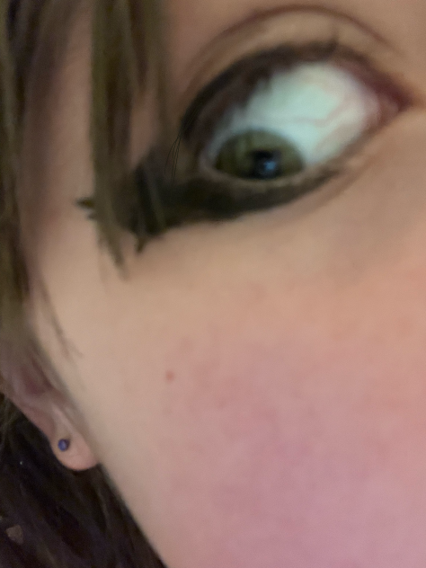 I suck at eyeliner 😩 - ibisPaint