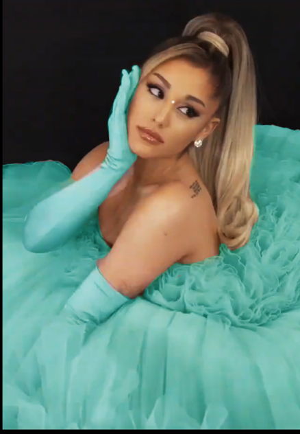 Ariana Grande - ibisPaint